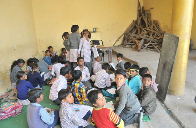 Children find shelter in temple - The Tribune