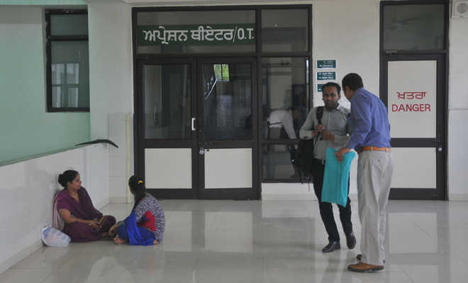 Staff squeeze irks patients at Mohali Civil Hospital : The Tribune India
