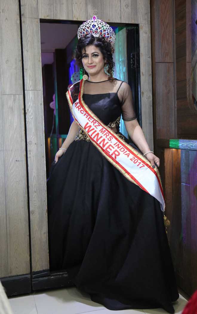 Ludhiana woman crowned Archerz Mrs India 2017 : The Tribune India