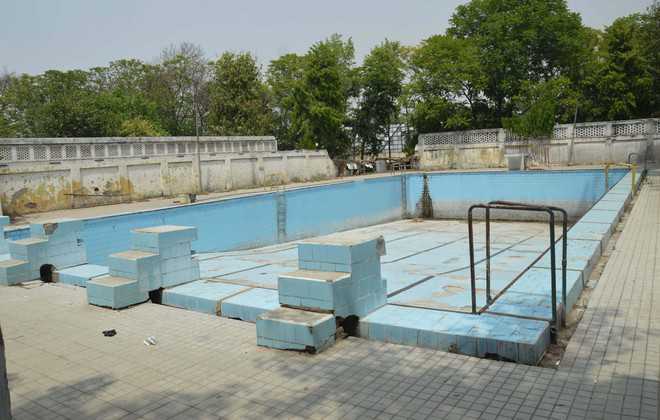 Rakh Bagh pool cries for attention - The Tribune