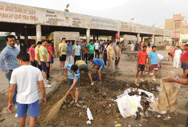 NGOs do clean-up at Abohar bus stand - The Tribune