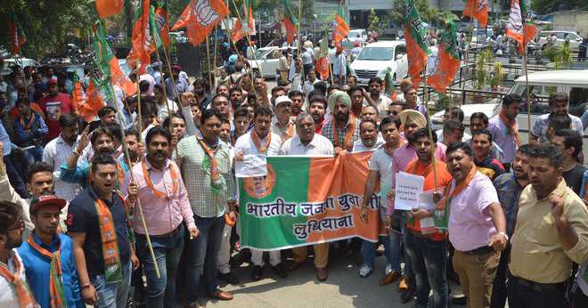 BJYM calls upon Cong govt to fulfil poll promises : The Tribune India