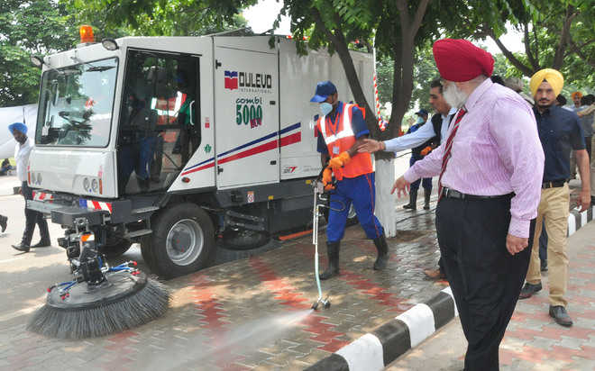 Whiff of scam in mechanised sweeping system - The Tribune