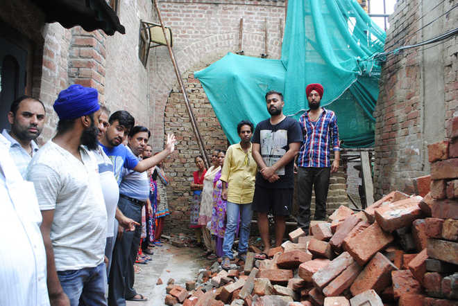 Residents protest against closure of their street : The Tribune India