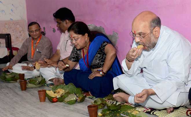 BJP chief, Rajasthan CM lunch at Dalit family’s house in Jaipur - The ...