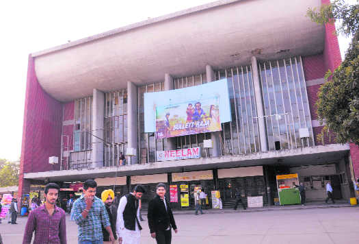 Quaint charm of silver screen - The Tribune