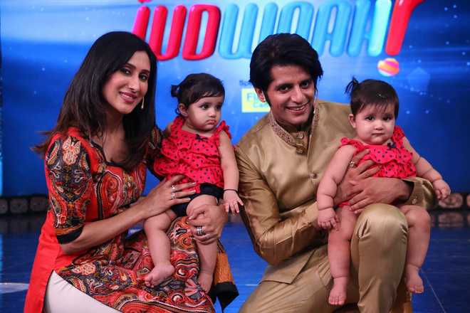 Karanvir’s twin daughters awestruck - The Tribune