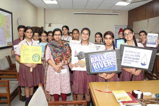 DAV students meet ADC - The Tribune
