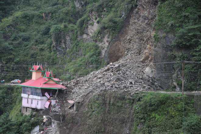 8 vehicles buried; houses, temple damaged in Dhalli landslide - The Tribune
