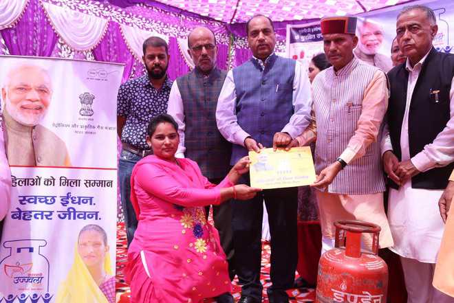 Govt not executing Central schemes, claims Mandi MP - The Tribune