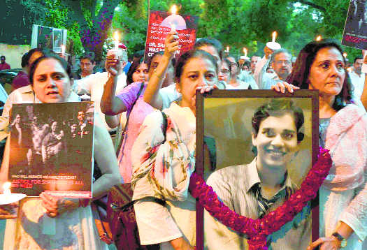 St Stephen’s doctors take out candle march - The Tribune