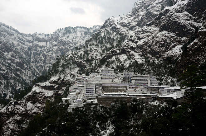 Vaishno Devi gets season’s first snowfall, yatra on : The Tribune India