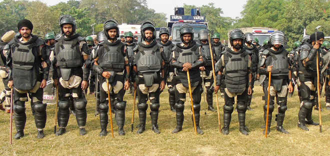 Anti-riot squads show skills during mock drill - The Tribune