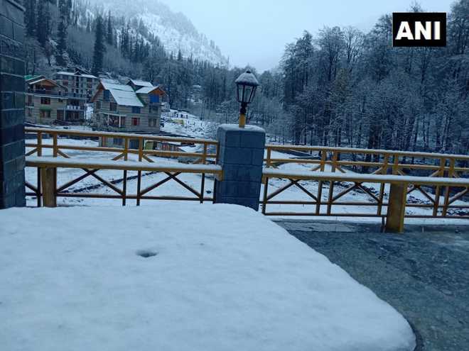 Heavy snowfall in Kashmir, Himachal, Uttarakhand : The Tribune India