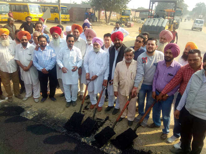 Work begins on Jagraon-Raikot Road : The Tribune India