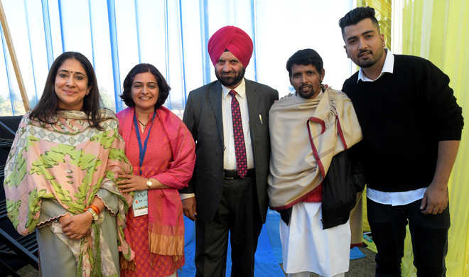 Beyond borders & barriers - The Tribune