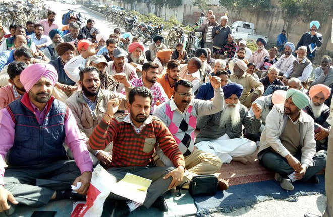 PWD workers protest in support of demands - The Tribune