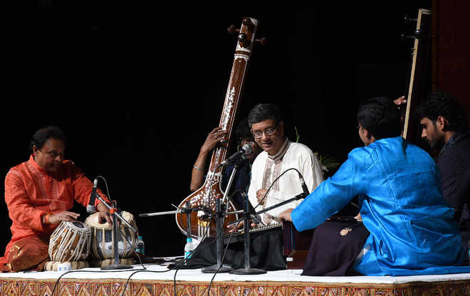 Classical vocalist, flautist have audience all ears : The Tribune India