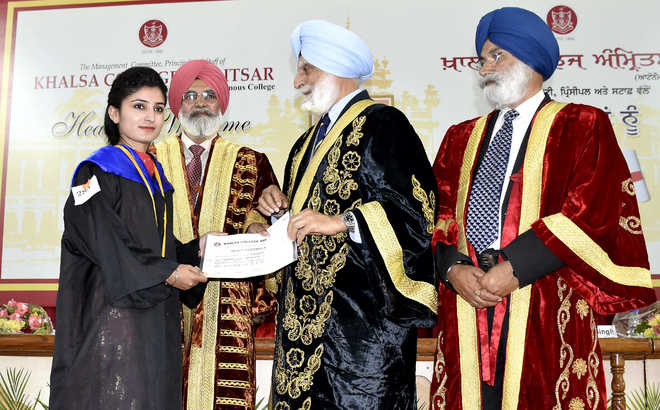 716 graduates get degrees at Khalsa College : The Tribune India