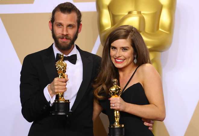 Rachel uses sign language : The Tribune India