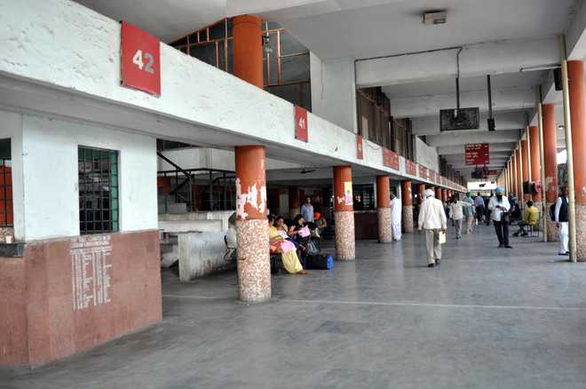 Bus stand boards confuse passengers fused - The Tribune
