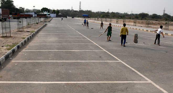 Car bazaar dealers abandon Hallo Majra site : The Tribune India