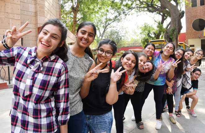 4 students get almost cent per cent marks as CBSE declares Class 10 ...