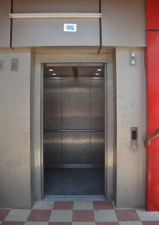 Passengers irked as lifts at rly station sans operators : The Tribune India