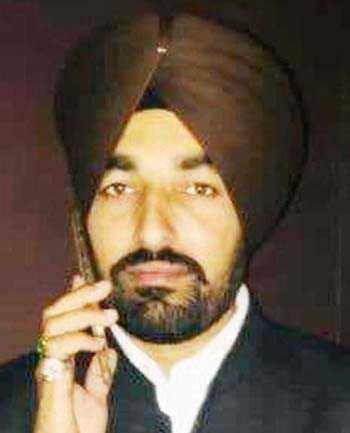 Man shoots self, patwari booked : The Tribune India