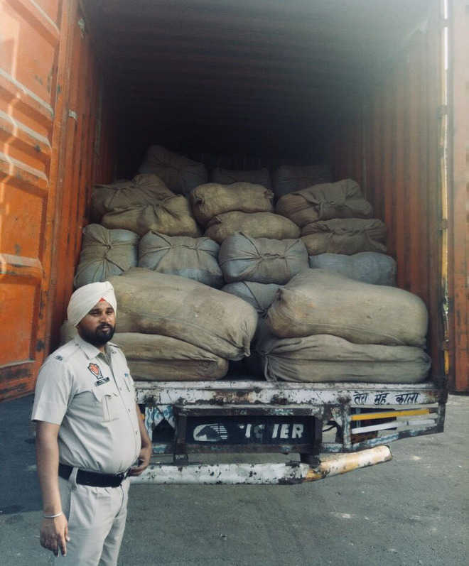 2 trucks carrying pan masala without e-way bill seized - The Tribune