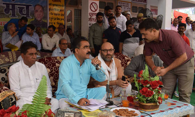 100 complaints resolved on the spot in Gagret : The Tribune India