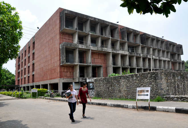 Cleanliness drive at PU hostel - The Tribune