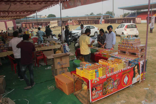 Fire safety measures go for a toss at cracker stalls : The Tribune India