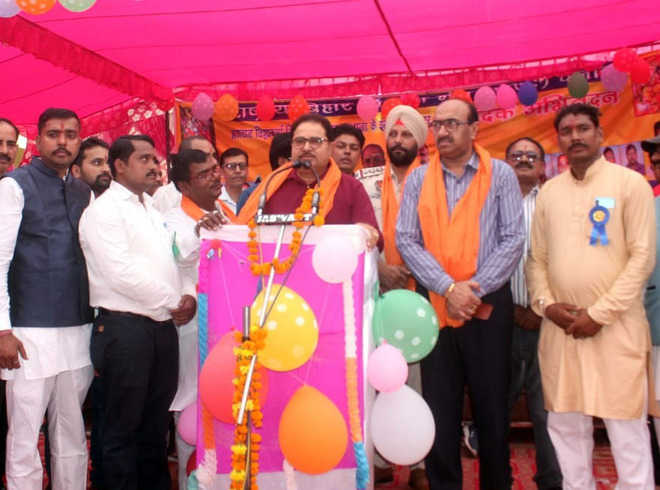 Will provide shelter home to labourers, says OP Soni - The Tribune