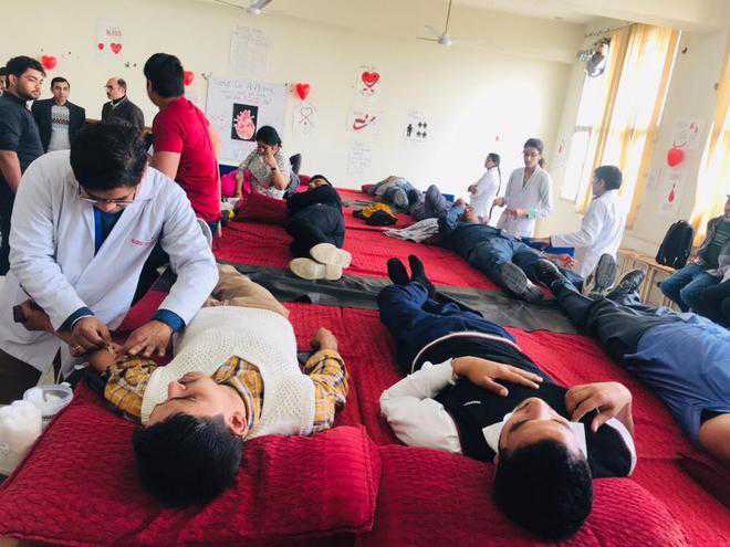 102 units of blood collected at varsity - The Tribune