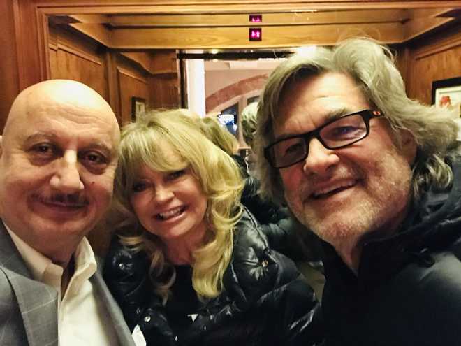 Anupam meets ''fantastic actors'' Goldie Hawn, Kurt Russell - The Tribune