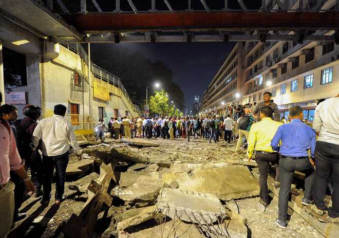 CST bridge collapse: Amitabh Bachchan, Anupam Kher and others express ...