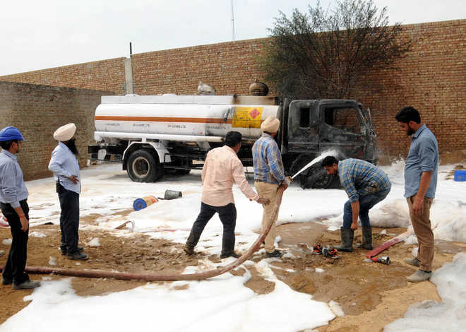 Oil theft from tankers keeps policemen on their toes - The Tribune