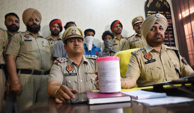 IRB cop nabbed for 14 snatchings : The Tribune India
