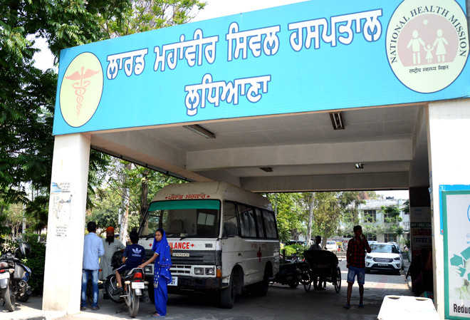 Two groups clash at Civil Hospital - The Tribune