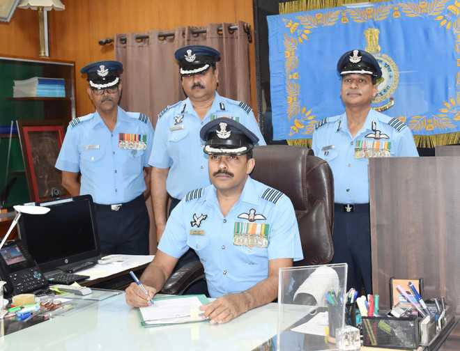 Group Capt Ashok Kumar takes over command of IAF station - The Tribune