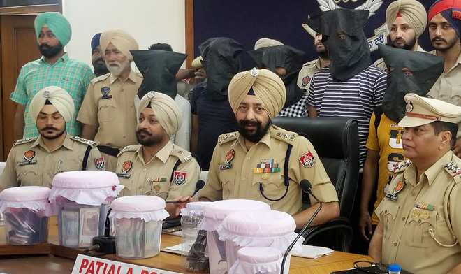 Rs 7-lakh bank robbery case cracked, 5 arrested - The Tribune