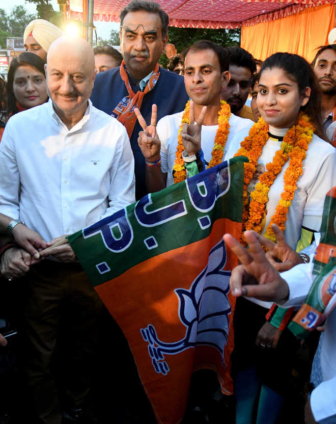 Kher holds series of public meets - The Tribune