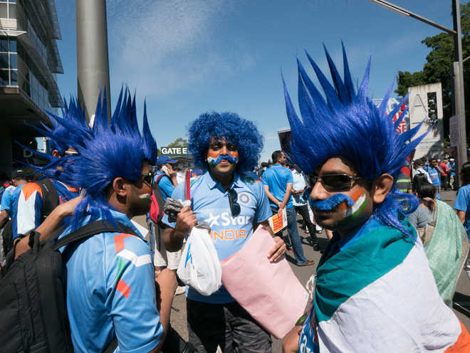 The city is bleeding blue : The Tribune India