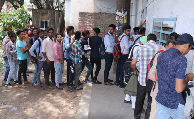 Long wait for students to get bus passes - The Tribune