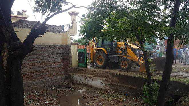 Flyover project: 20 structures razed on Balongi-Kharar road - The Tribune