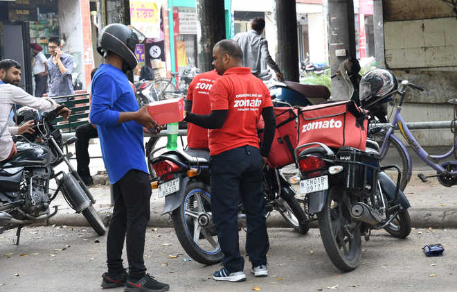 Traffic cops to tighten noose around food delivery boys - The Tribune