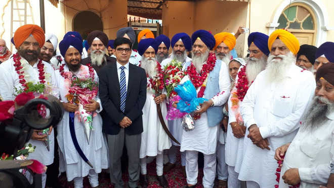 Sikh jatha in Pak, nagar kirtan tomorrow - The Tribune