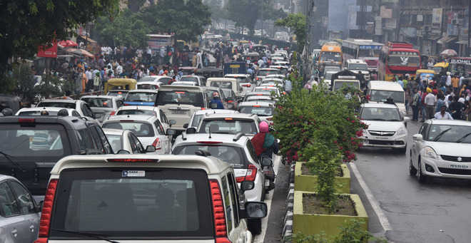 Traffic comes to a standstill : The Tribune India