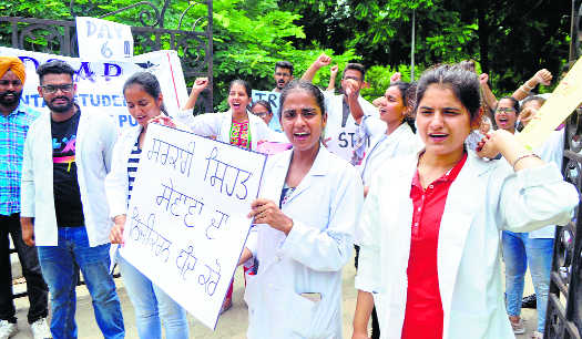 BDS interns go on indefinite strike over low stipend : The Tribune India